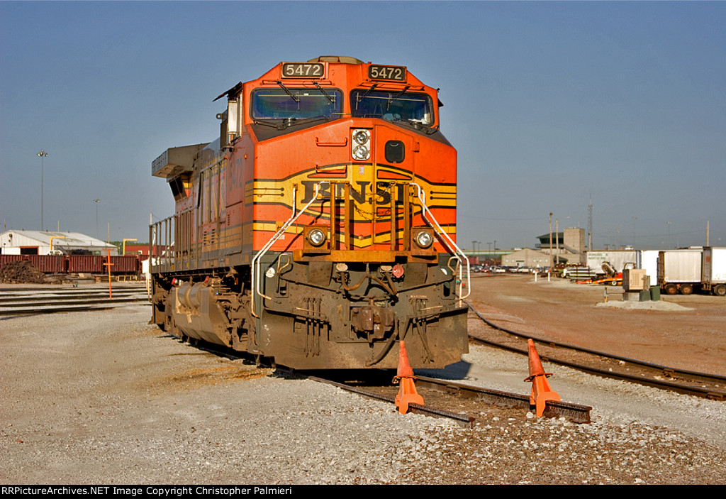 BNSF 5472
